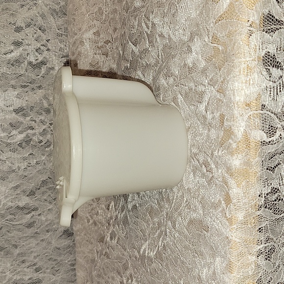 Tupperware | Kitchen | Tupperware Creamer Flip Top Lid | Poshmark